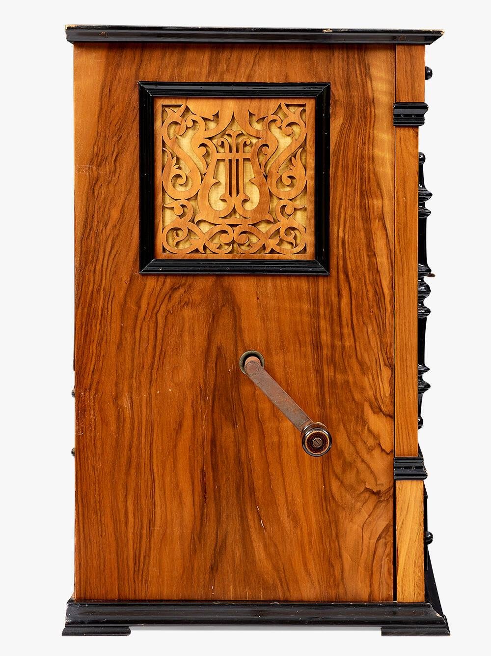 Music Box with Bells—Toys & Play Exhibition