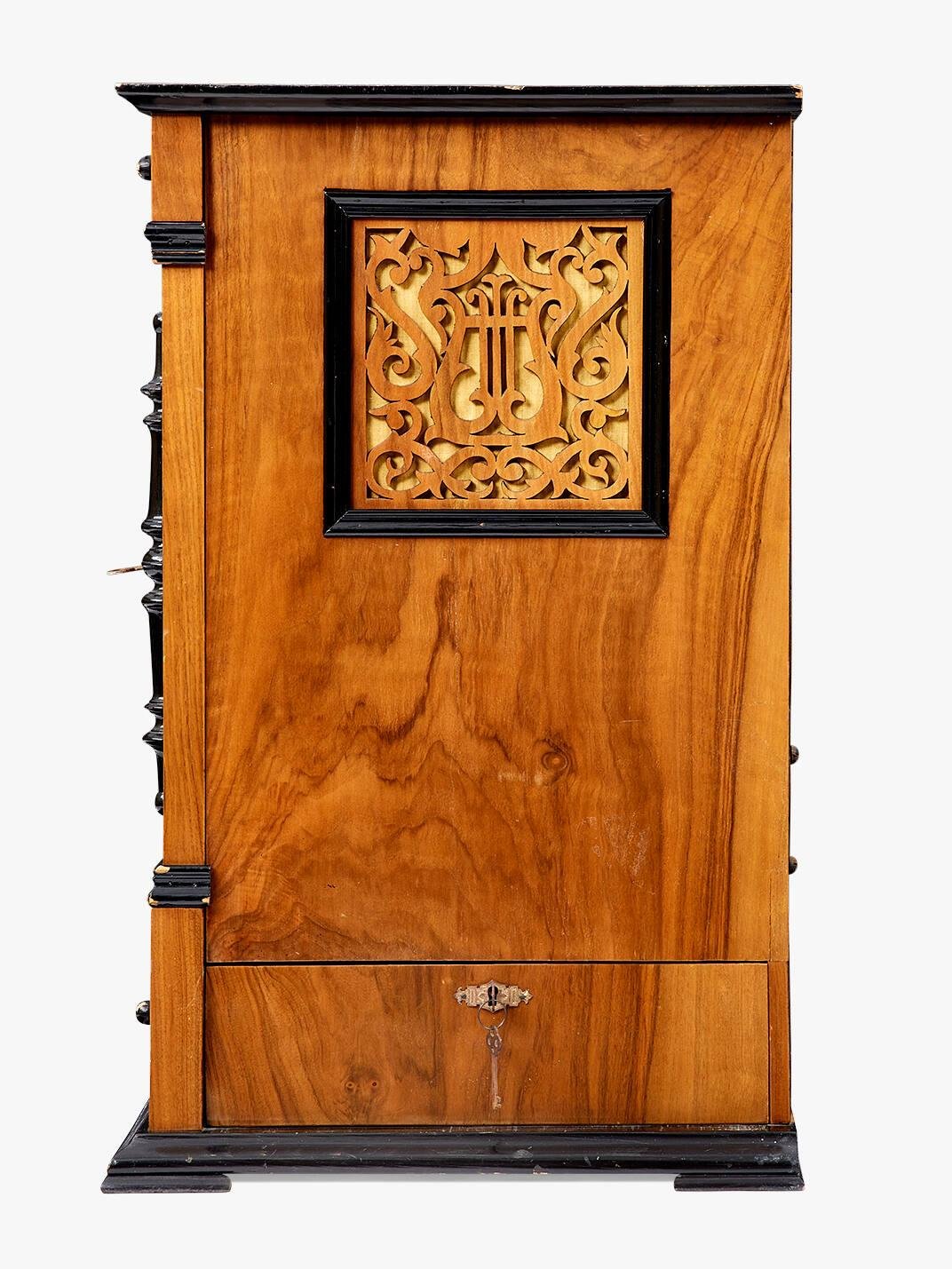 Music Box with Bells—Toys & Play Exhibition