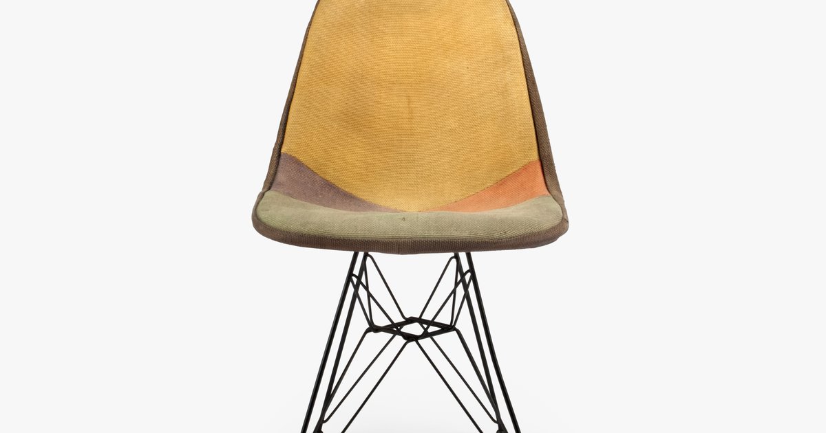 DKR-1 “C” Eames Wire Dining Chair, Rod Base